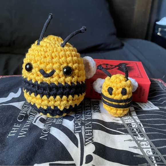 The Woobles | Art | Crochetamigurumi Bumble Bee And Baby Bumble Bee ...